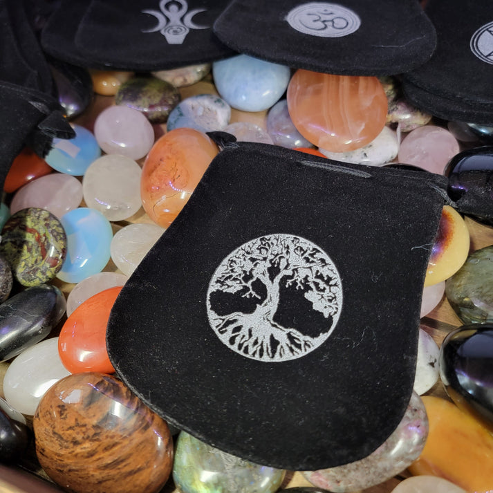 Tree of life Pouch black velvet – Soul and Synergy